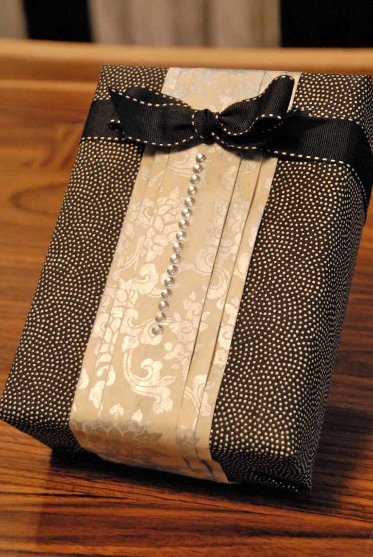 25 Fun Wedding Gift Wrapping Ideas Every Couple Will Love!