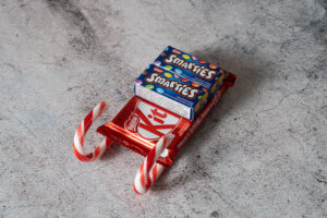 How to Make Adorable Christmas Candy Sleighs (Step by Step!)