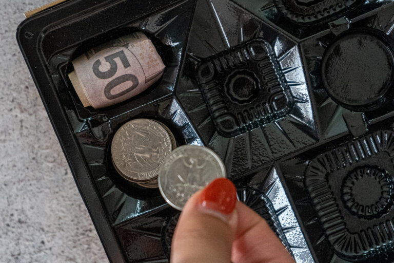 How to Make a Money Chocolate Box Gift (Step by Step!)