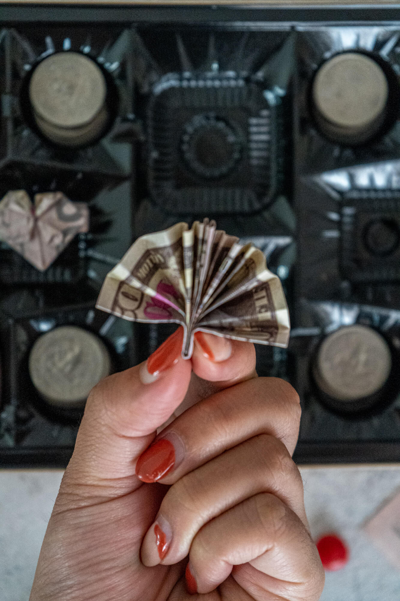 How to Make a Money Chocolate Box Gift (Step by Step!)