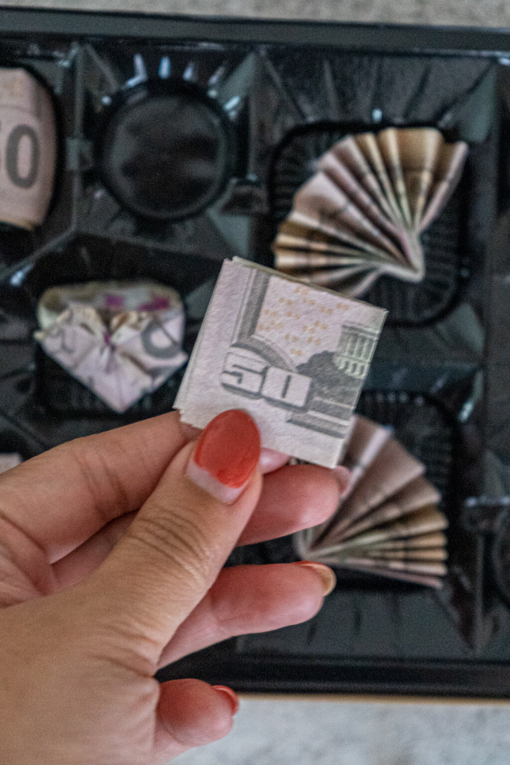 How to Make a Money Chocolate Box Gift (Step by Step!)