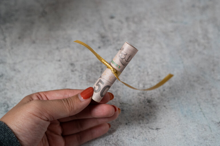 How to Make a Christmas Money Tree (Step by Step!)